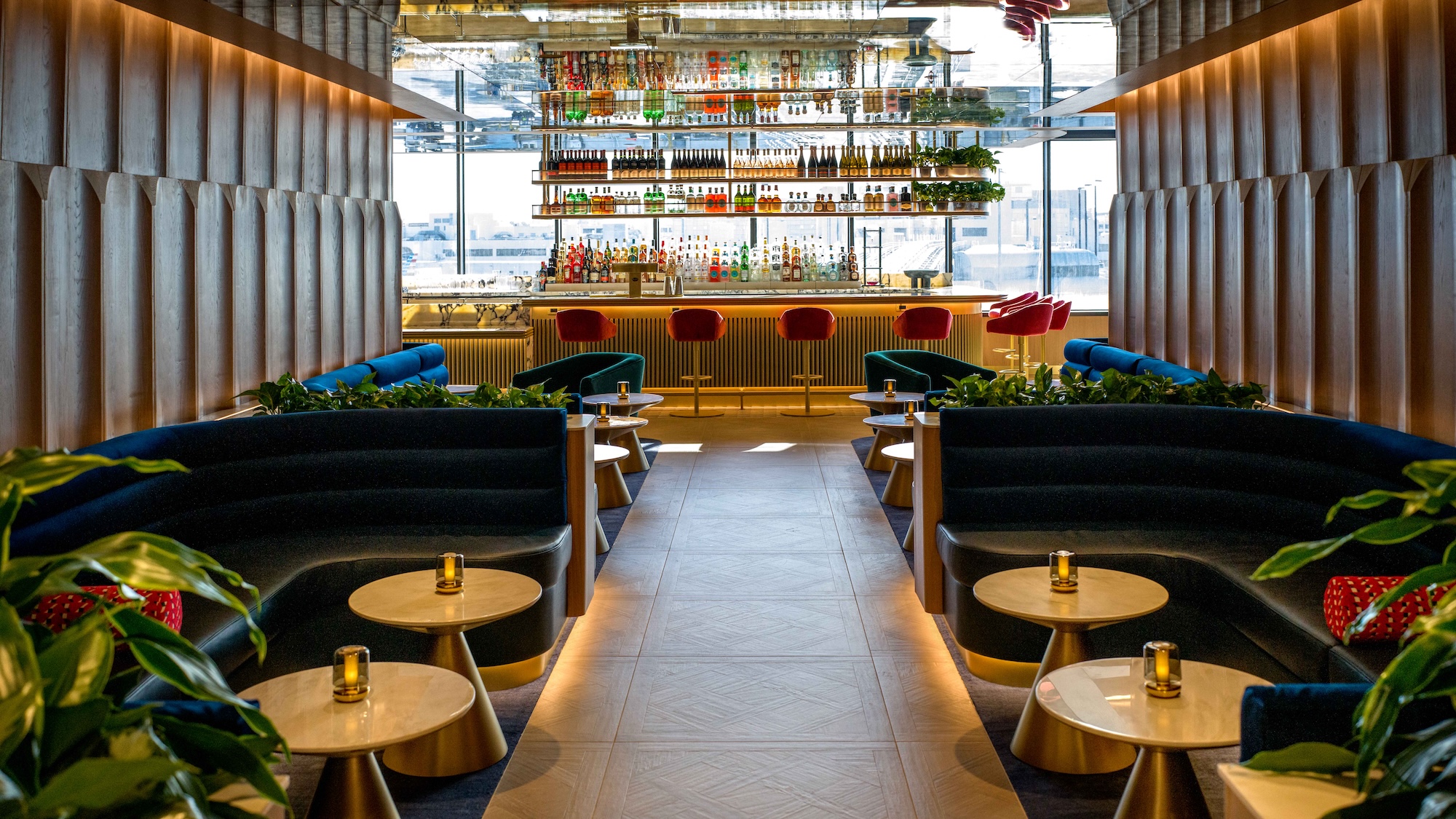 New Swanky British Airways Lounge Opens at MIA With Privacy Pods