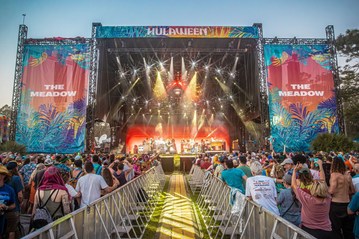 Digable Planets Bring Jazz-Rap to Hulaween Festival
