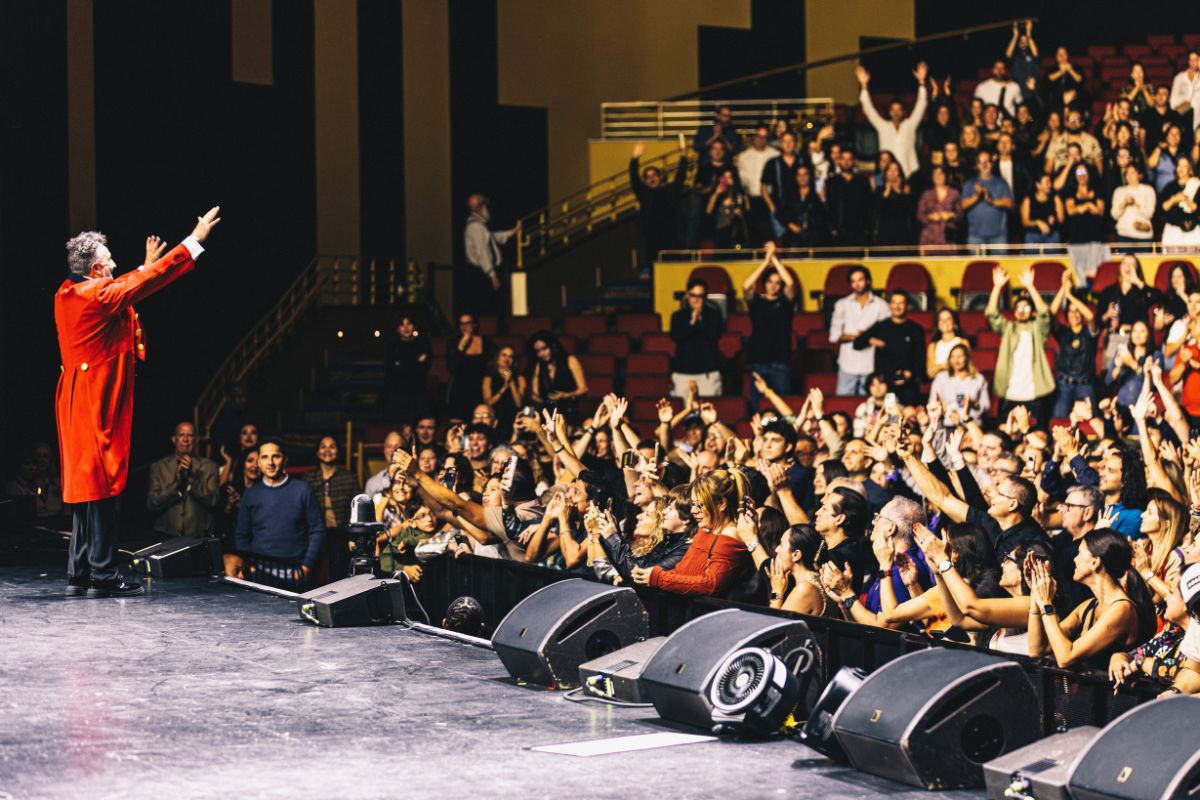 Review: Fito Páez Delivers Euphoric Night at Hard Rock Live