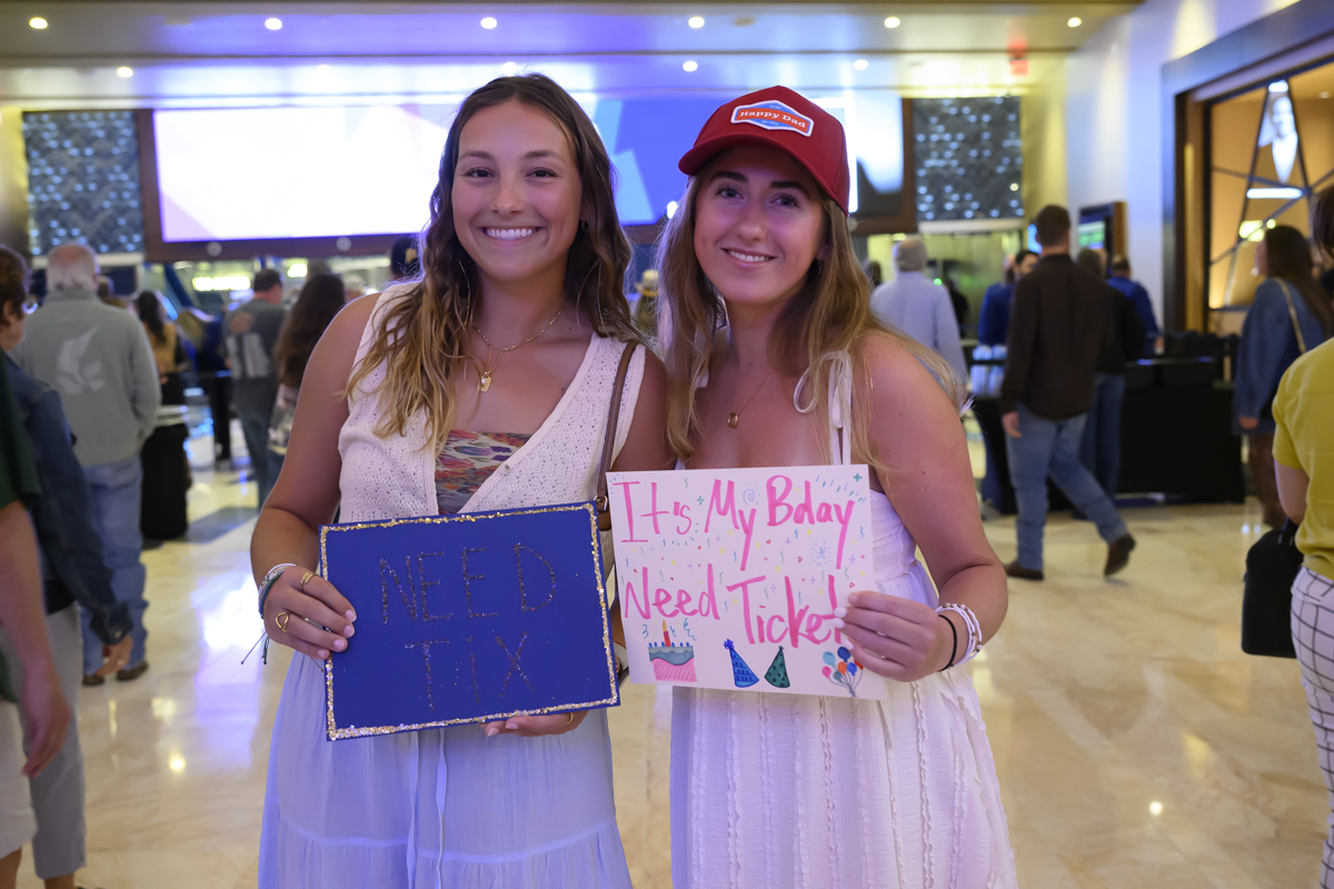 Review: Chris Stapleton Makes It Look Easy for Miami Crowd