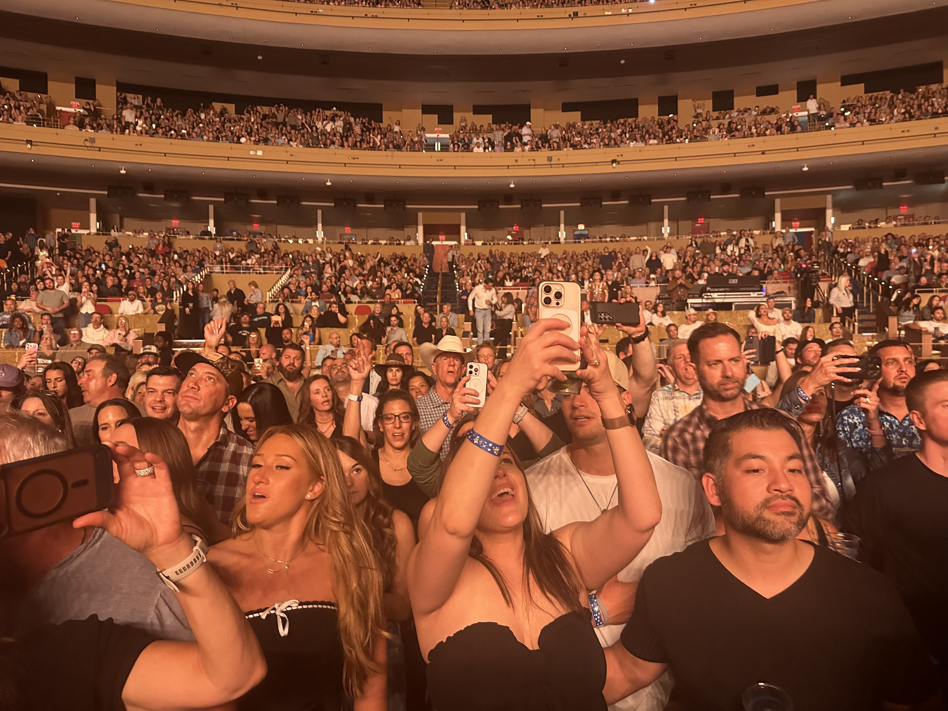 Review: Chris Stapleton Makes It Look Easy for Miami Crowd