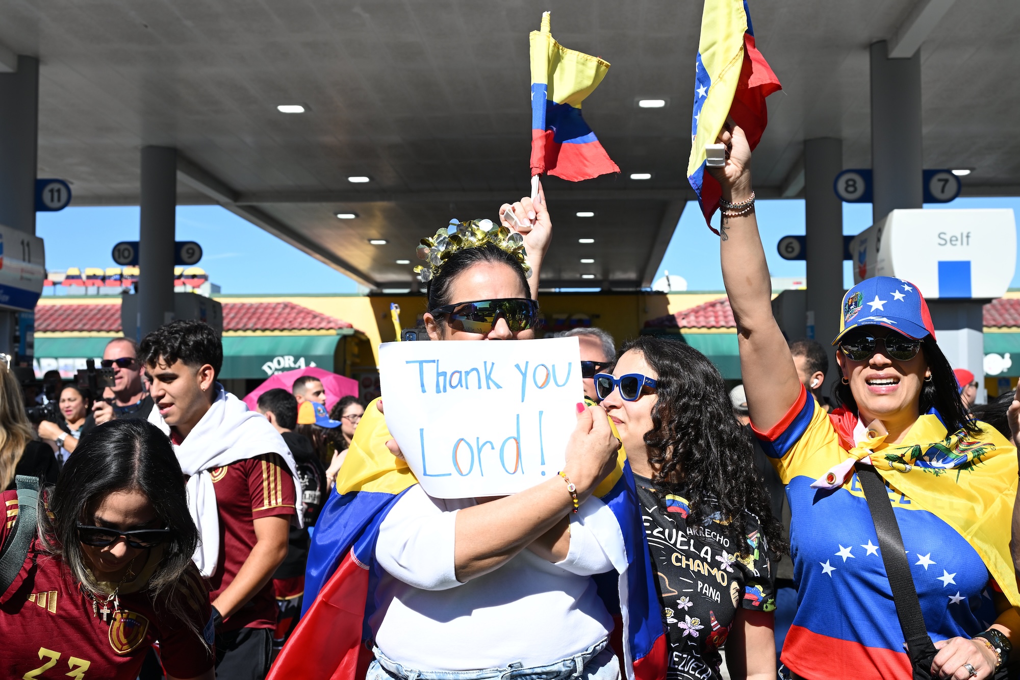 Photos: Miami Venezuelans Celebrate U.S. Capture of Maduro in Doral